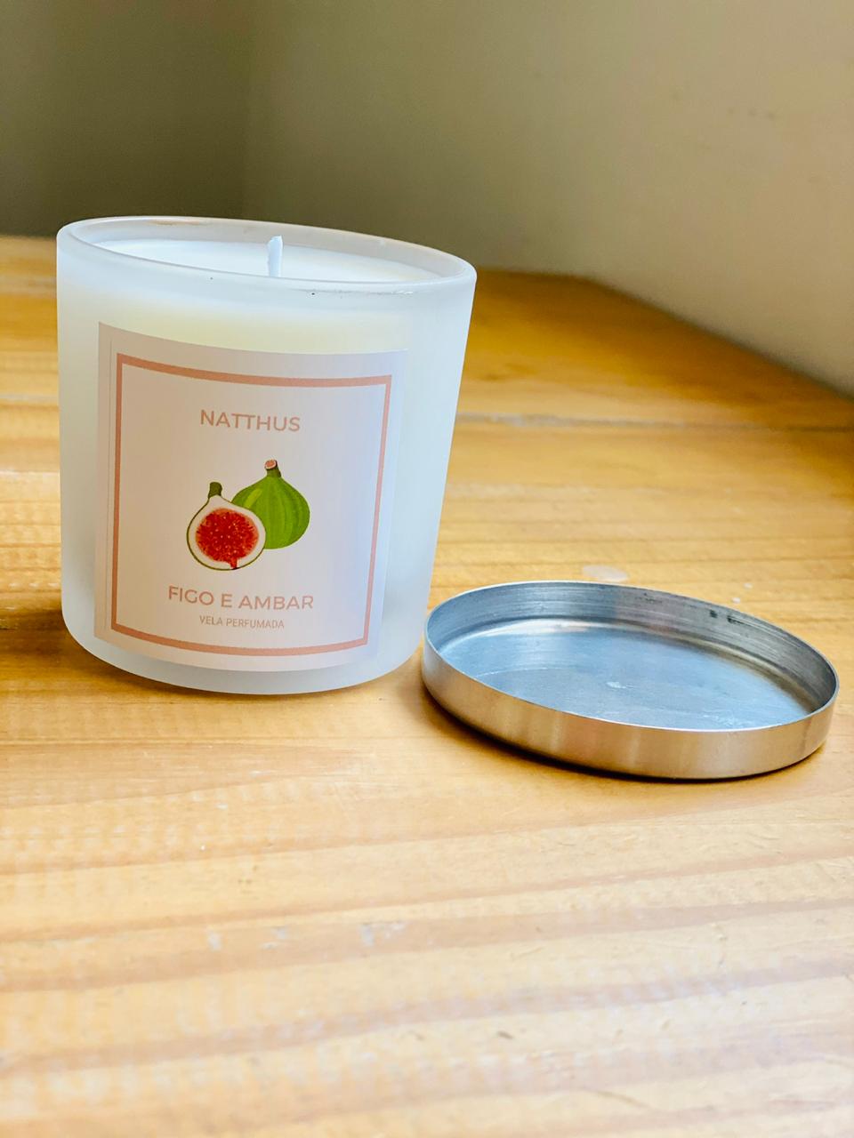 VELA MODERNA FIGO AMBARADO – 220g • Natthus